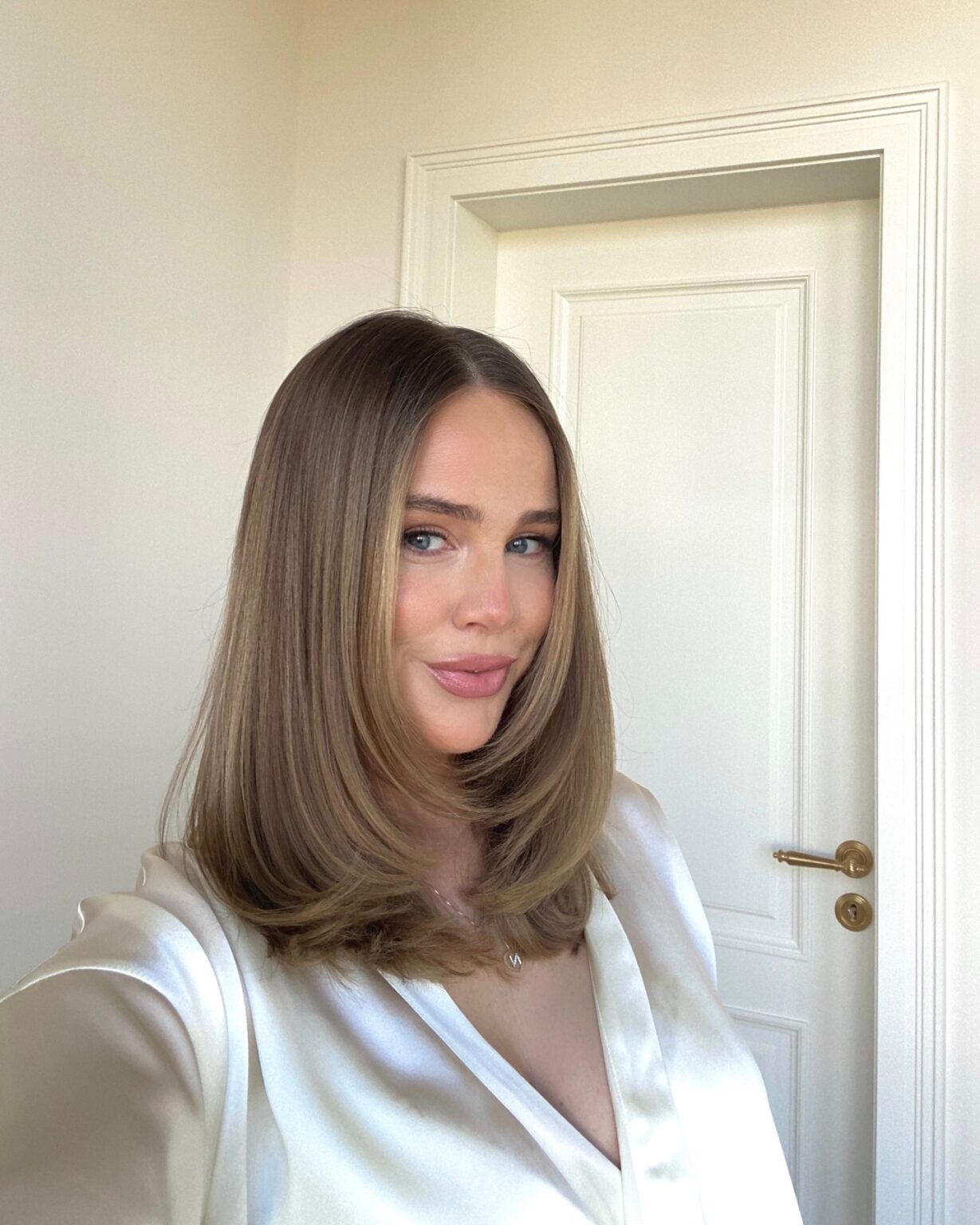 15 Middle Part Hairstyles to Transform Your Look - Latest & Trendy Nail ...