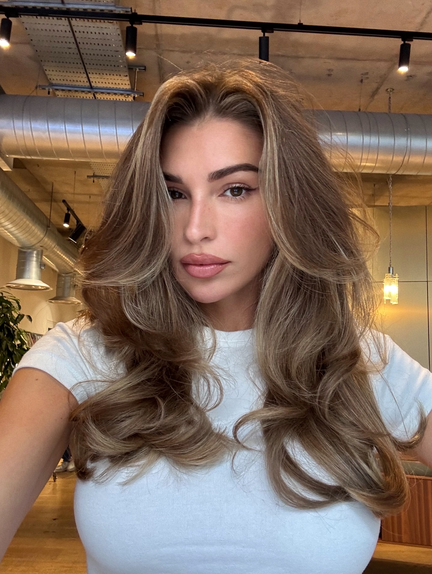 15 Middle Part Hairstyles to Transform Your Look - Latest & Trendy Nail Designs